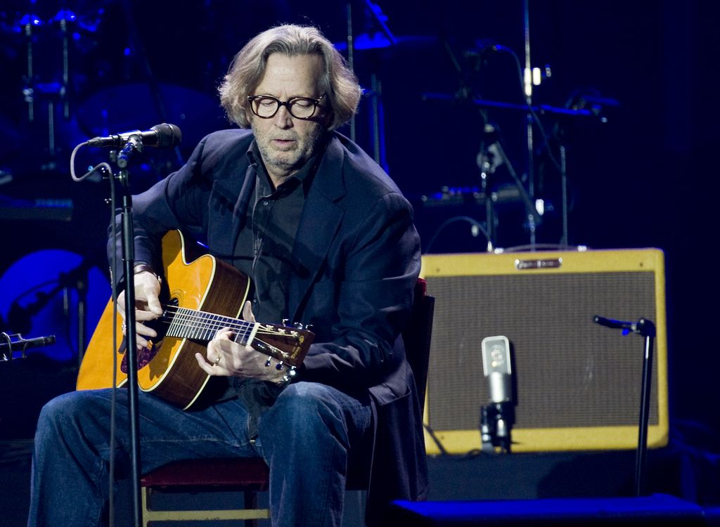 Struggling to string bend on your acoustic? Here are 4 simple tricks ...