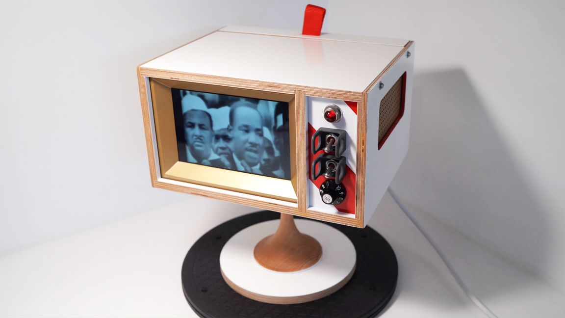 This Raspberry Pi Retro TV Display Is a Work of Art | Tom's Hardware