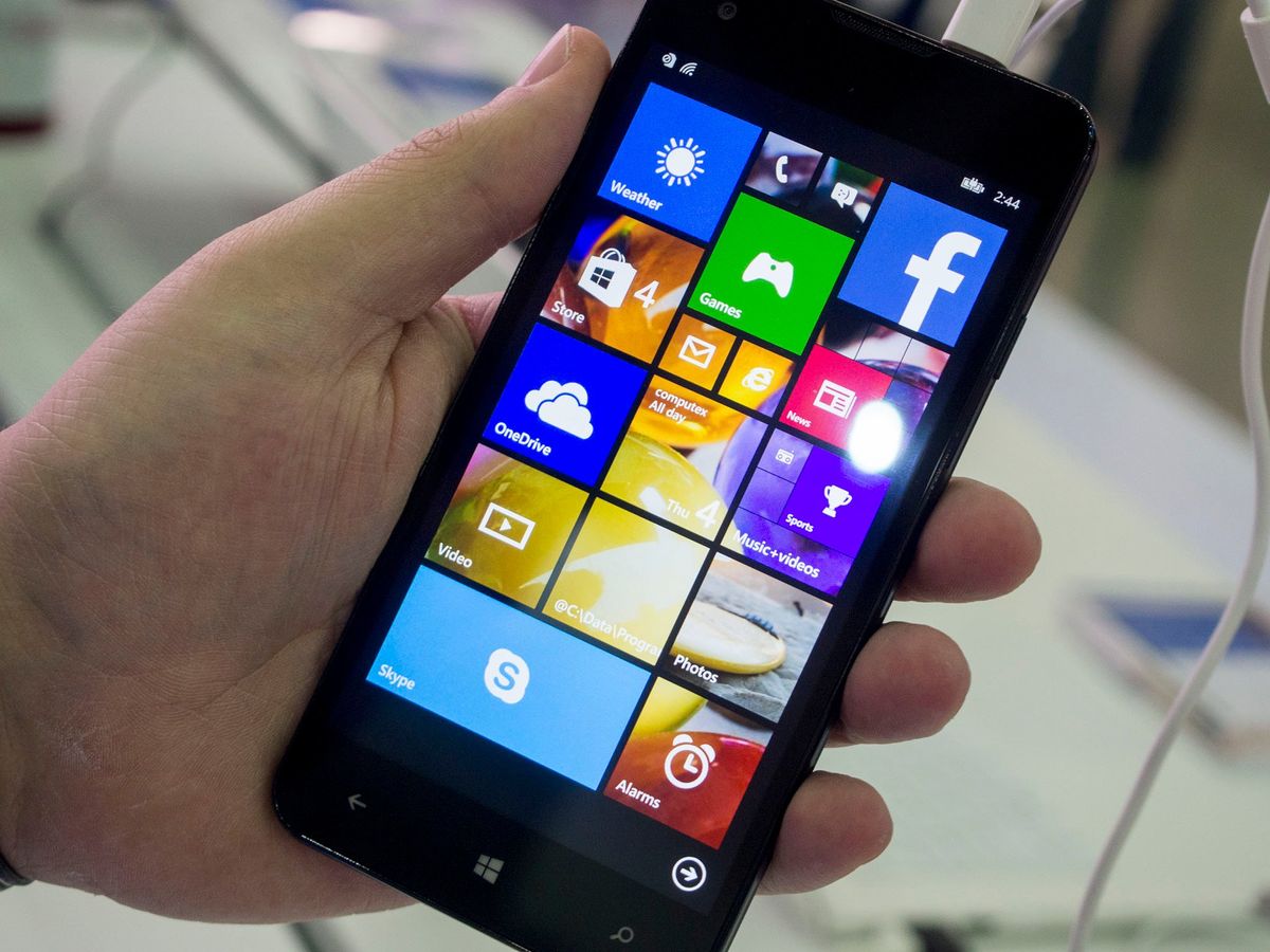 Hands-on with the Mouse Computer MADOSMA, a new Windows Phone for Japan ...