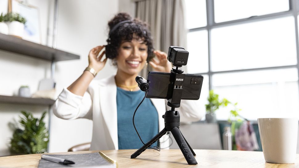 Rode's new mobile vlogging kits turn your smartphone into a portable ...
