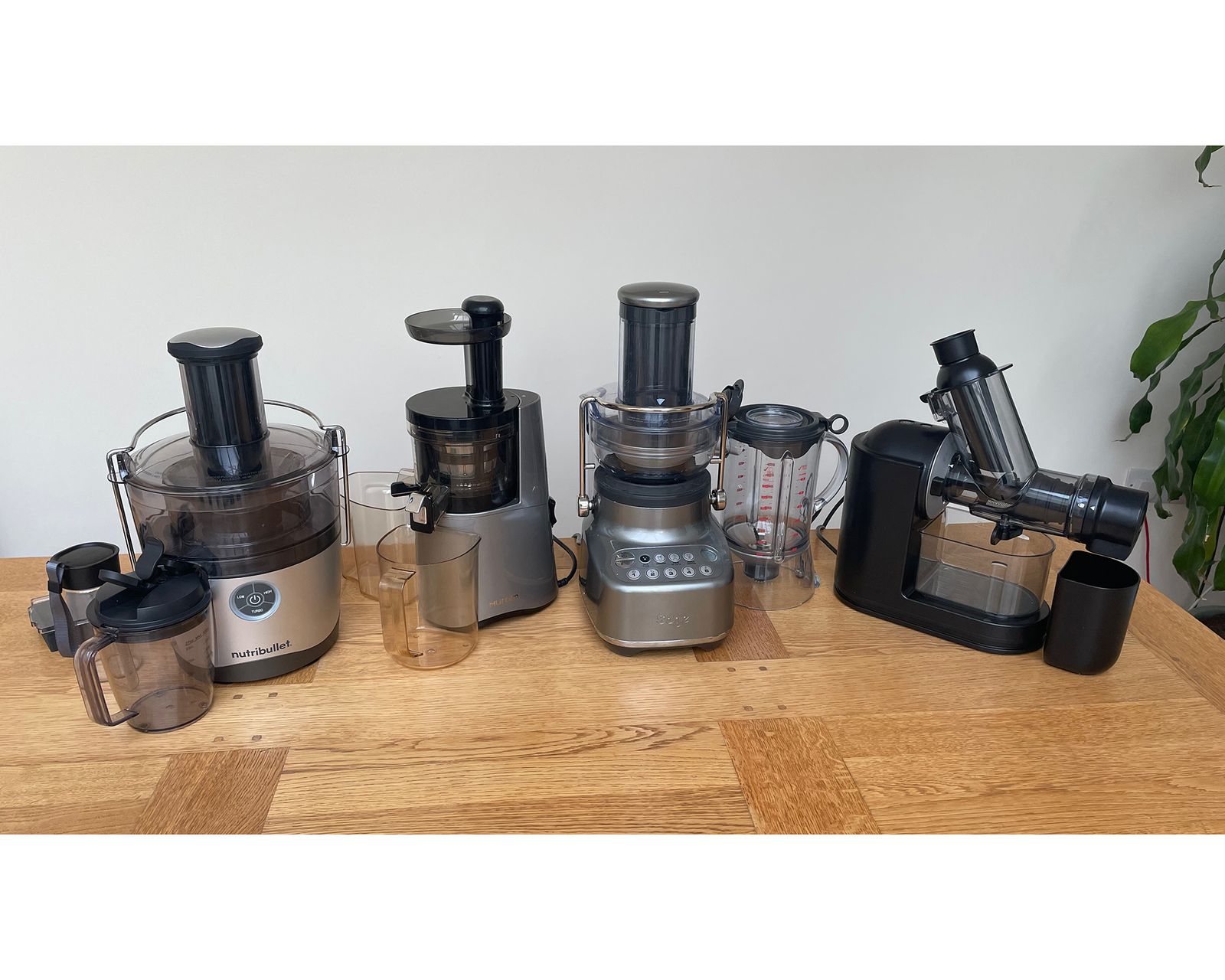 Hurom H-AA Slow Juicer review: a high-end juicer that extracts the ...