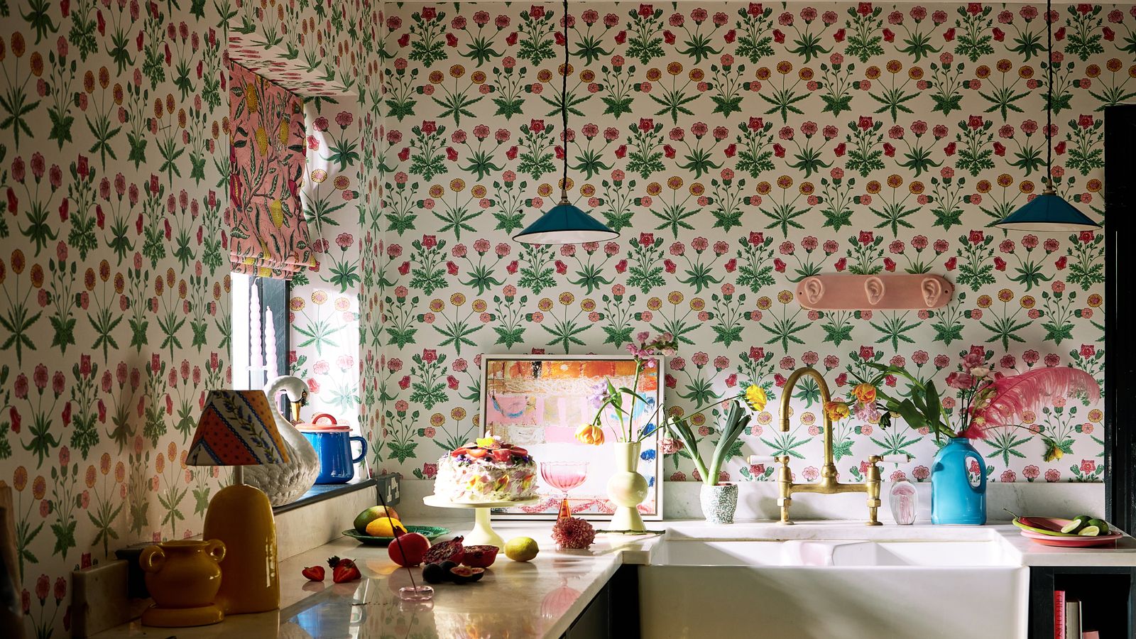 Zoning a room with wallpaper | Livingetc