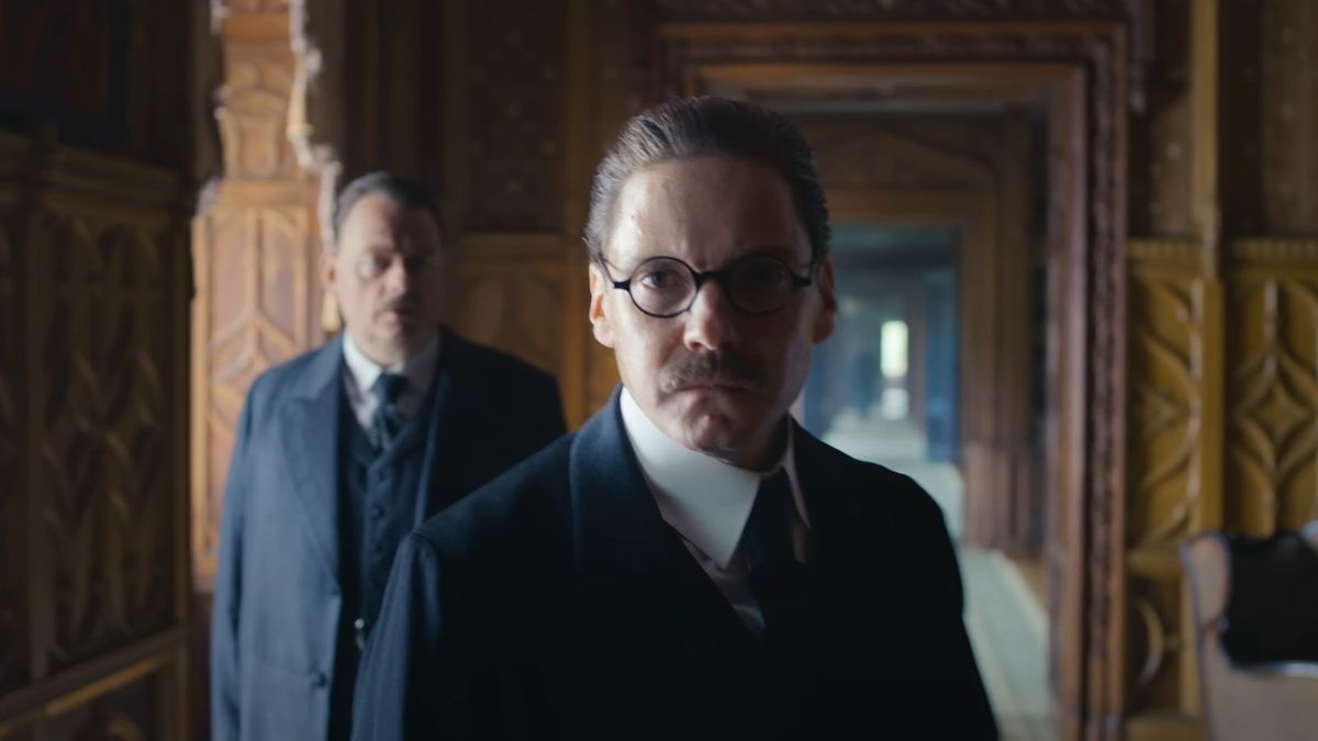 All Quiet On The Western Front Cast: Where You've Seen Actors From The ...