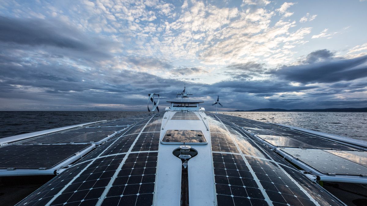 Toyota sends the world's first hydrogen-powered ship on a six-year ...