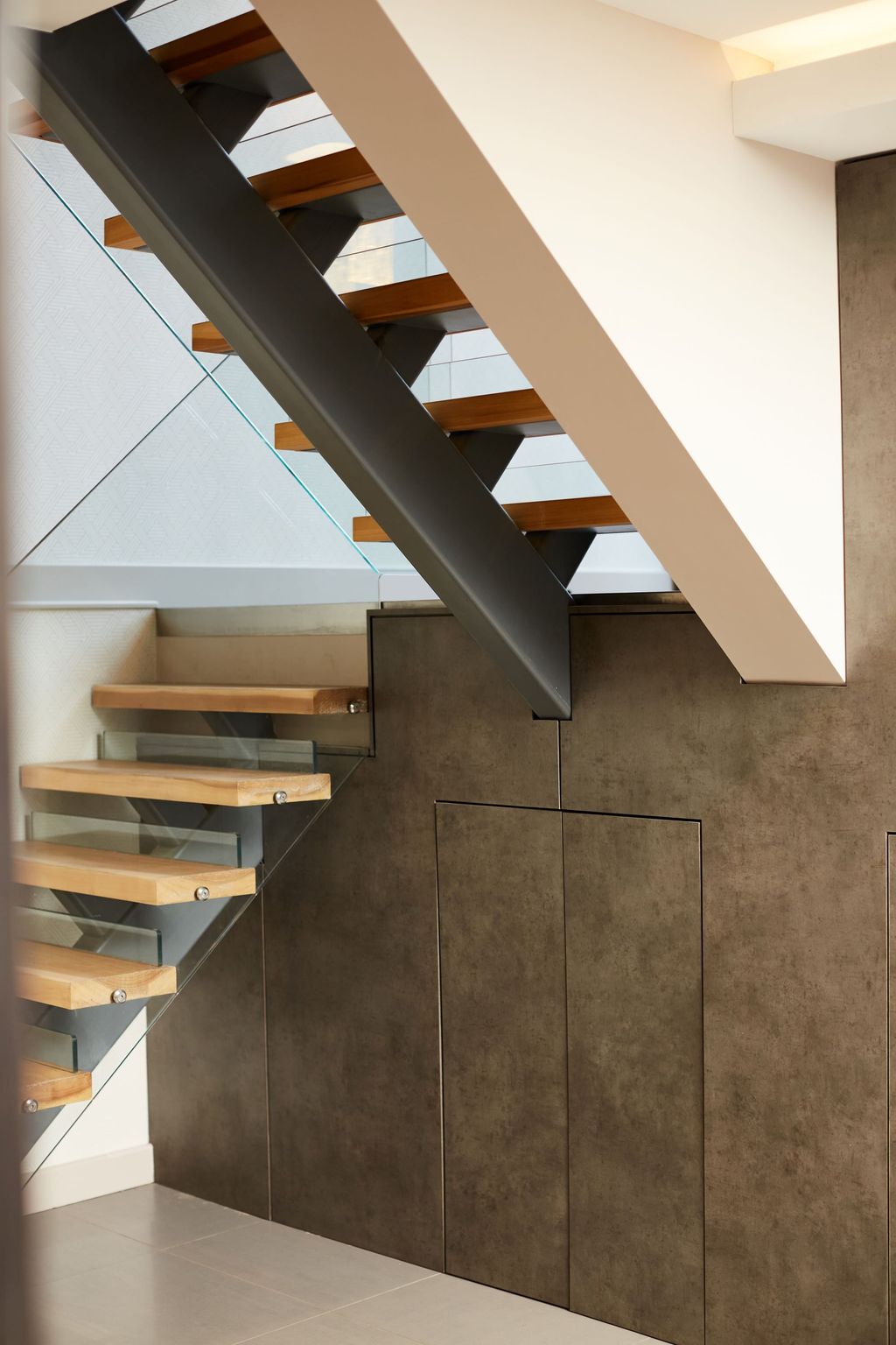 Modern hallway ideas by architects and interior designers | Homebuilding