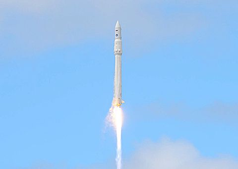 Russia's Next-Generation Angara Rocket Aces 1st Test Launch | Space