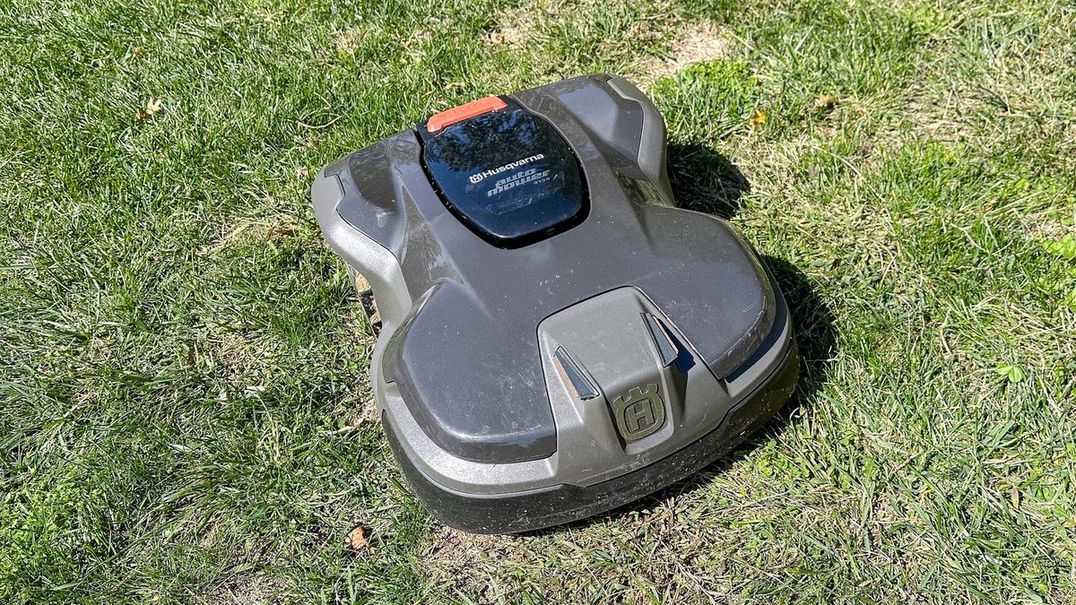 Husqvarna Automower 415X robot lawn mower review | Tom's Guide