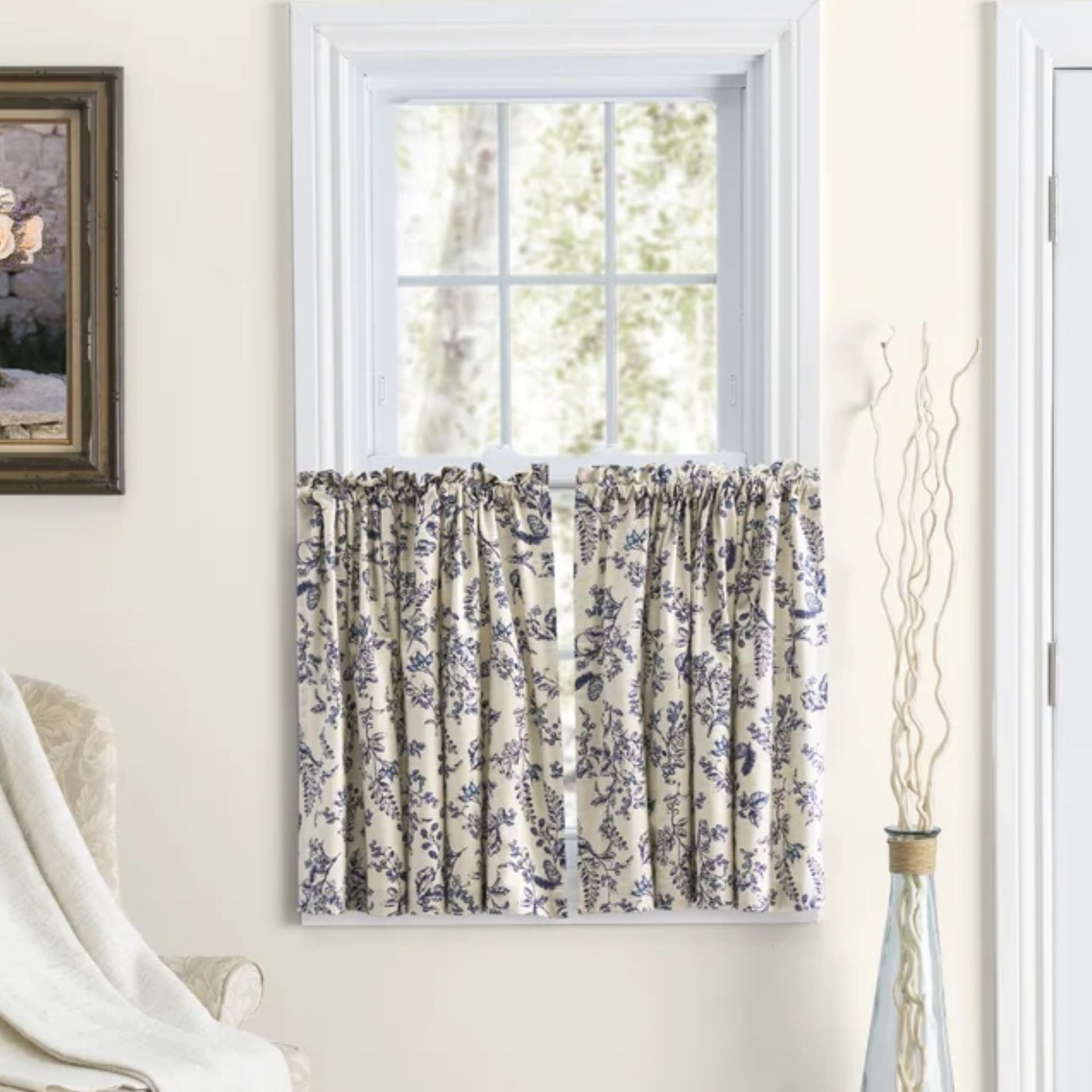 Why interior designers are loving the cafe curtain trend | Homes and ...