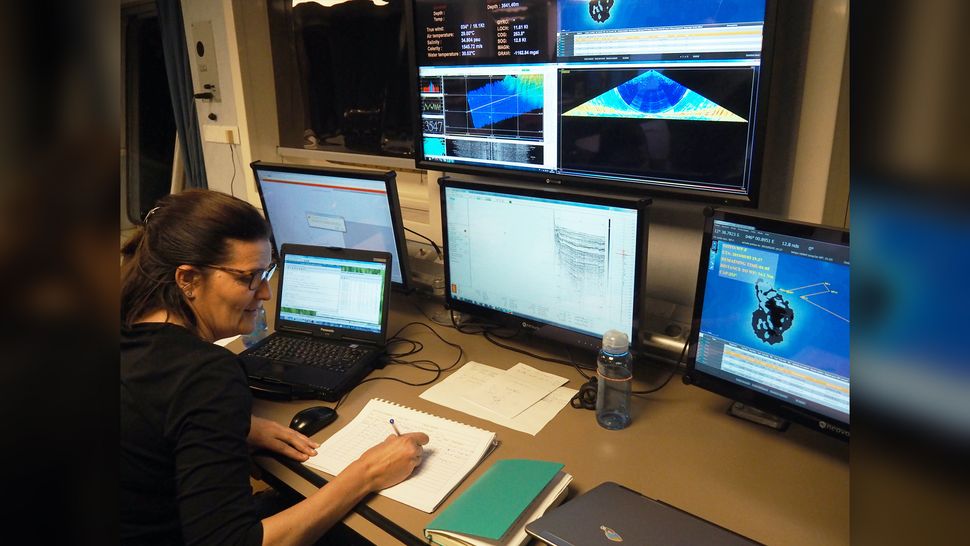 World's biggest underwater eruption birthed skyscraper-size volcano ...