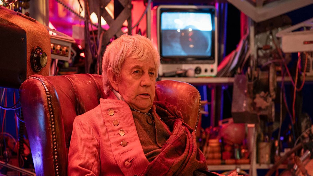 Frazer Hines on returning to Doctor Who and writing a "faithful ...