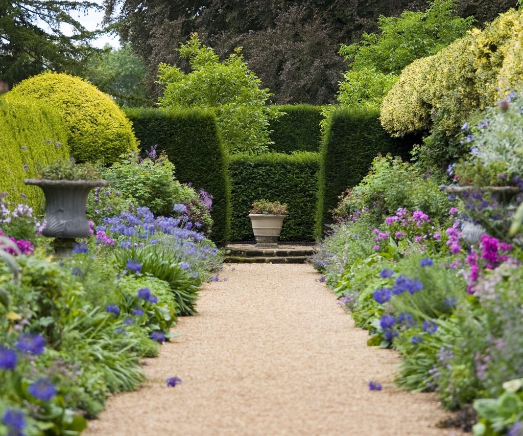 12 garden path ideas for every style and budget | Homebuilding
