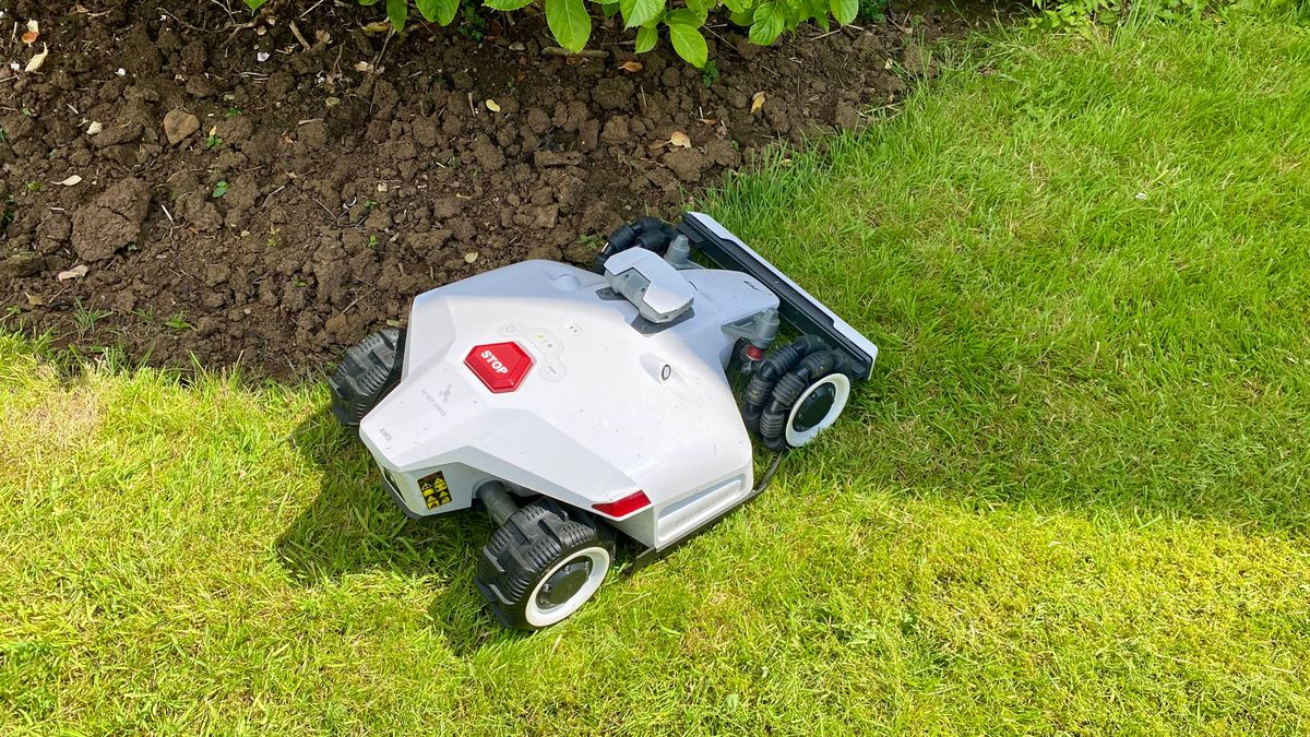 Mammotion LUBA 2 AWD robot lawn mower review | TechRadar