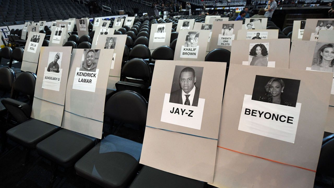 Grammy Awards Celebrity Seating Photos - Where Are Celebrities Sitting ...