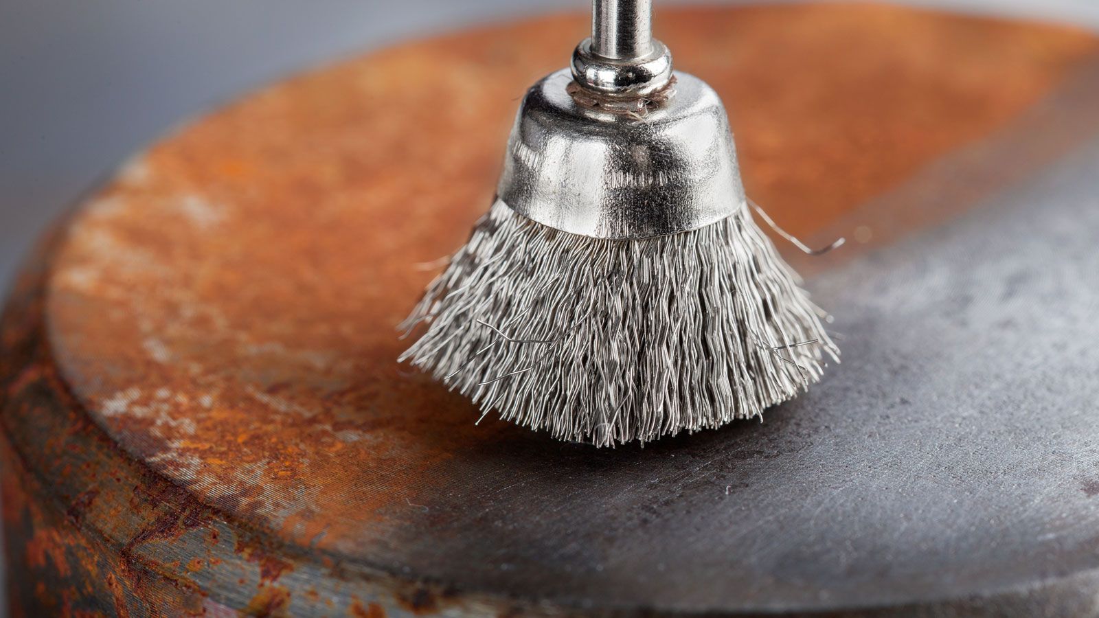 How to clean rust off metal and say hello to clean, shiny surfaces ...