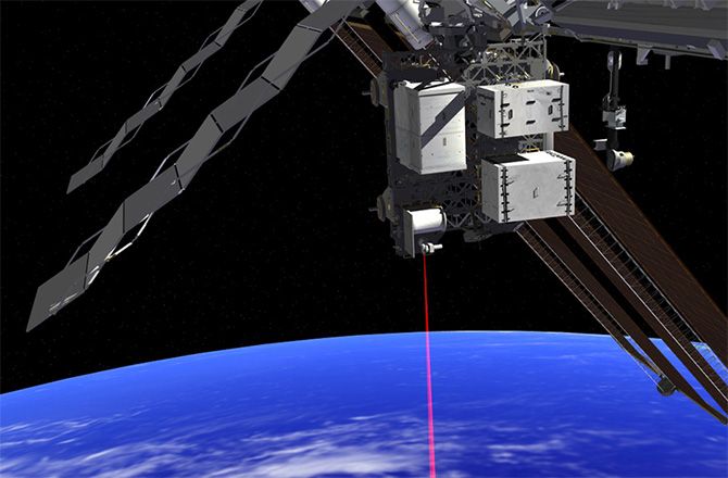 Space Station Laser Link Blasts Broadband from Orbit | Space