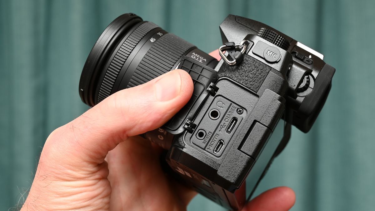 Panasonic Lumix G97 review: a new Micro Four Thirds camera that feels ...