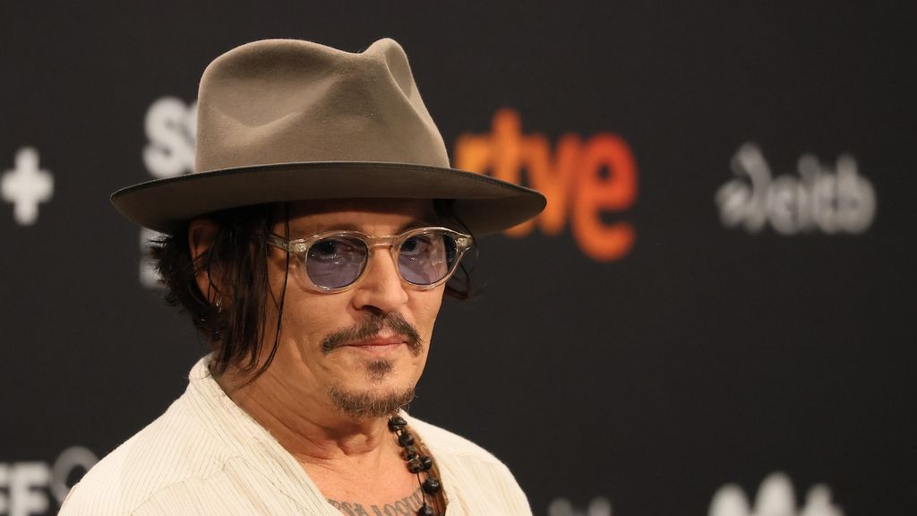 'I've Been Through A Number Of Things': Johnny Depp Alludes To Brouhaha ...