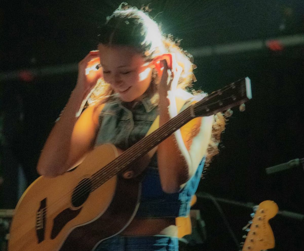 How Luna Li blends harps with Fender Jaguars | Guitar World