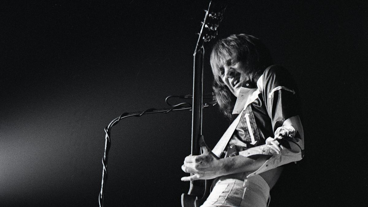 "I Was Set Free": Humble Pie Guitarist Clem Clempson Talks Lighting up ...