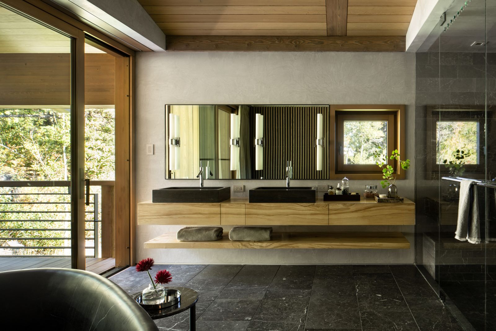 7 Shower Trends Setting the Tone for Creative Bathrooms | Livingetc