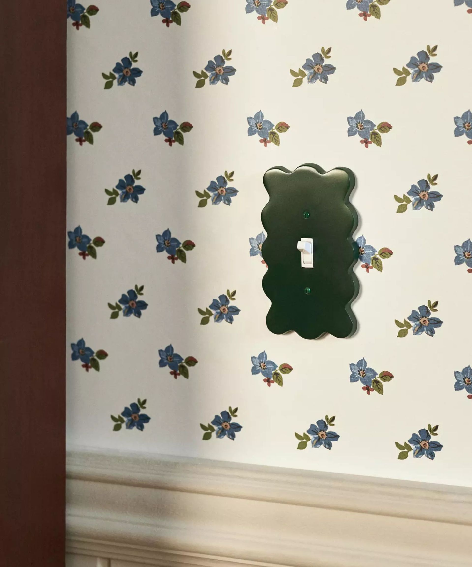 How to make your power outlets and light switches look nicer | Homes ...