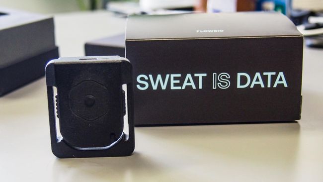 I tried a hydration tracker that syncs with my Garmin watch during ...