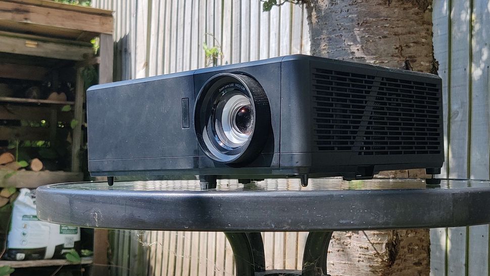 The best gaming projectors: These are the beamers I'd use for my home ...