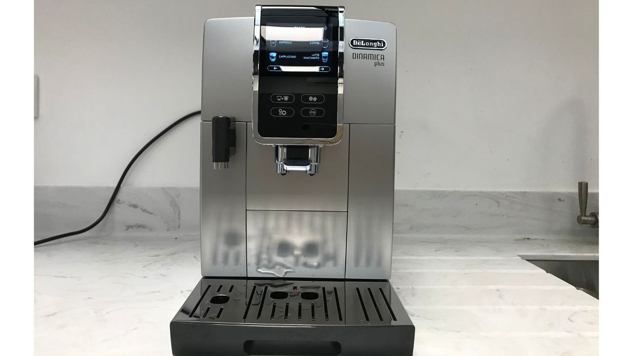 De’Longhi Dinamica Plus Coffee Maker: take a sip of luxury | Homes and Gardens