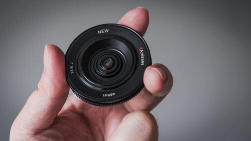 World's smallest camera is the size of a grain of sand | Digital Camera ...