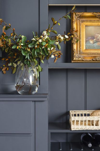 5 shelf styling trends for 2024 designers use for charming rooms ...