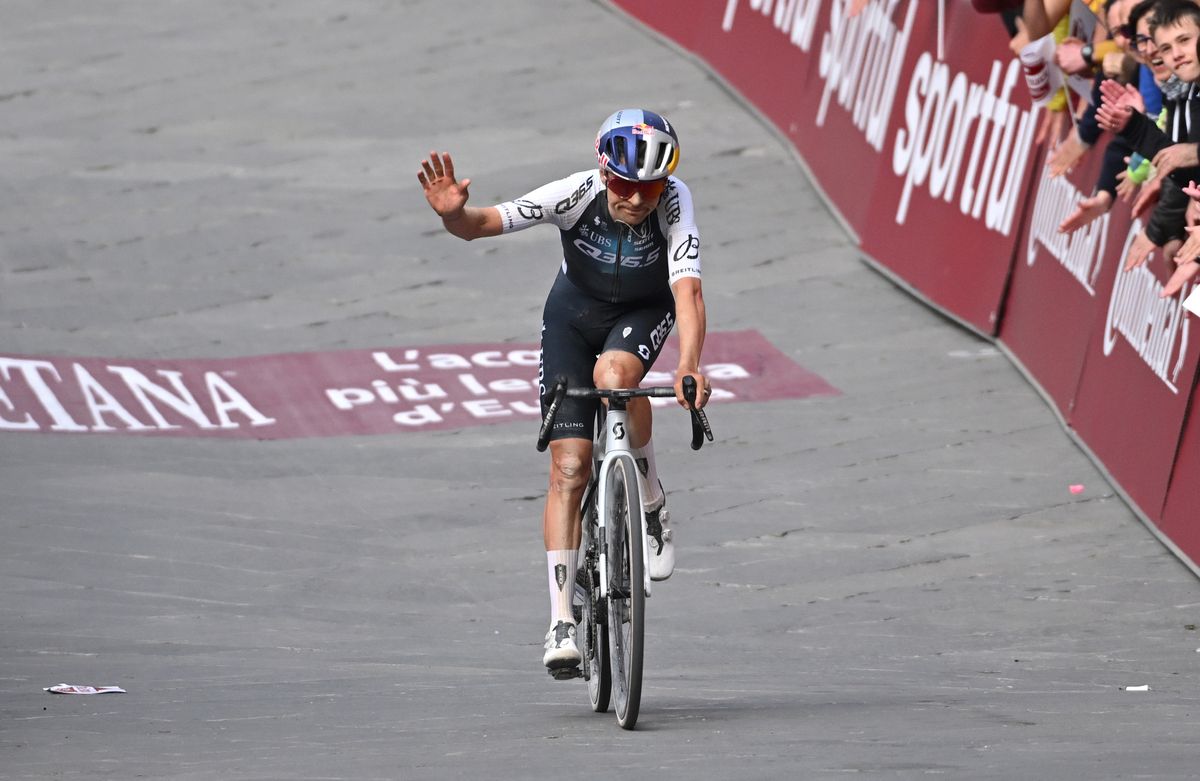 Strade Bianche: Tadej Pogačar withstands high-speed crash to win third title | Flipboard