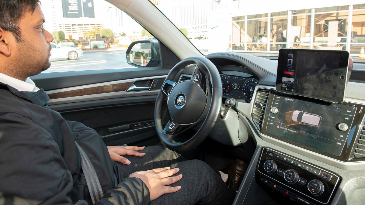 This automotive giant debuted one of the coolest driving demos ever ...