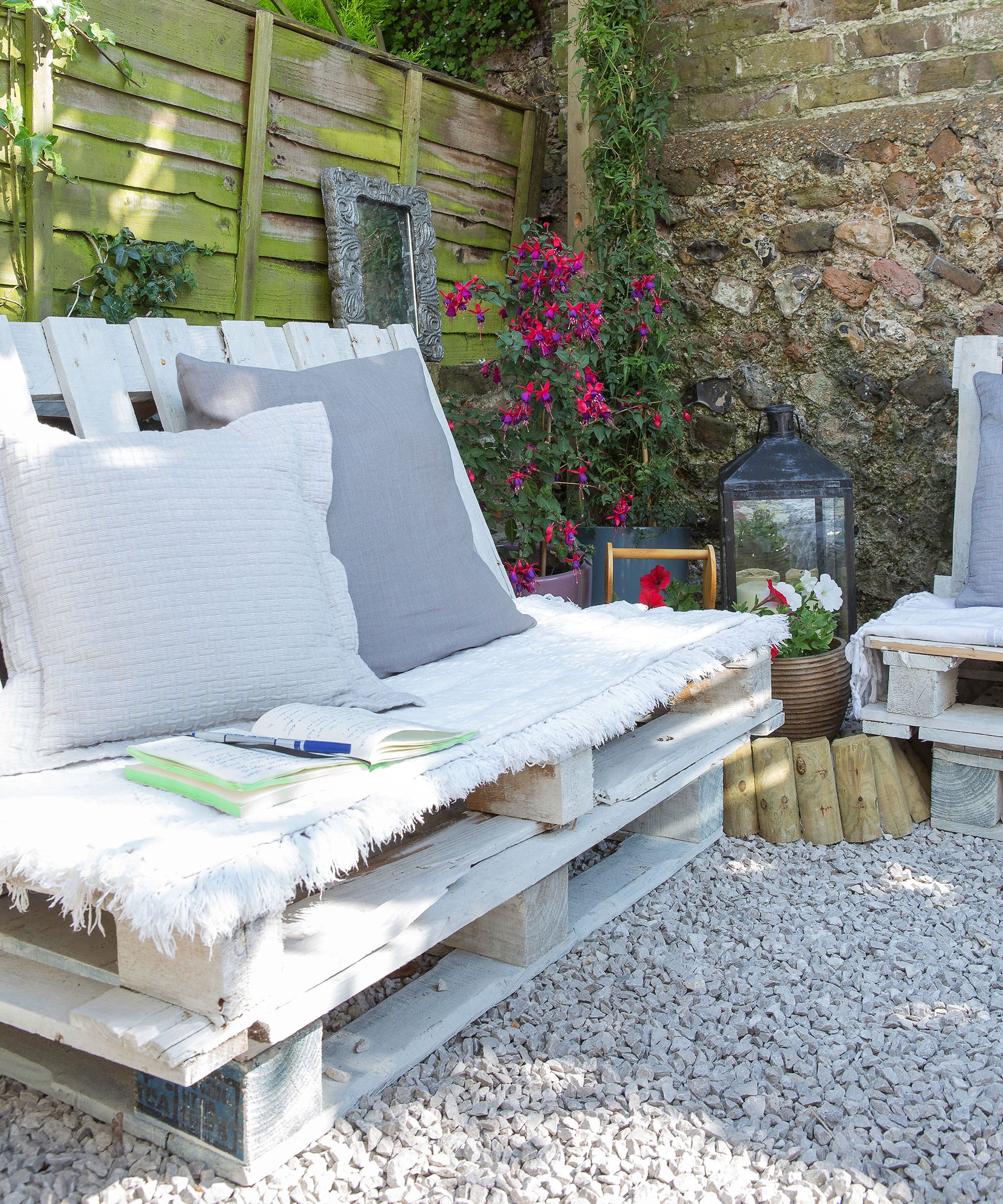 12 DIY outdoor bench ideas to try in your backyard | Gardeningetc