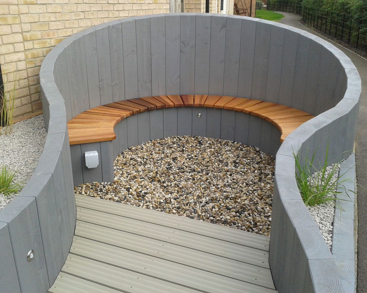 12 DIY outdoor bench ideas to try in your backyard | Gardeningetc