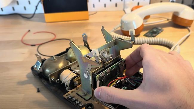 Raspberry Pi And Chatgpt Bring Ai Conversations To Your Retro Rotary