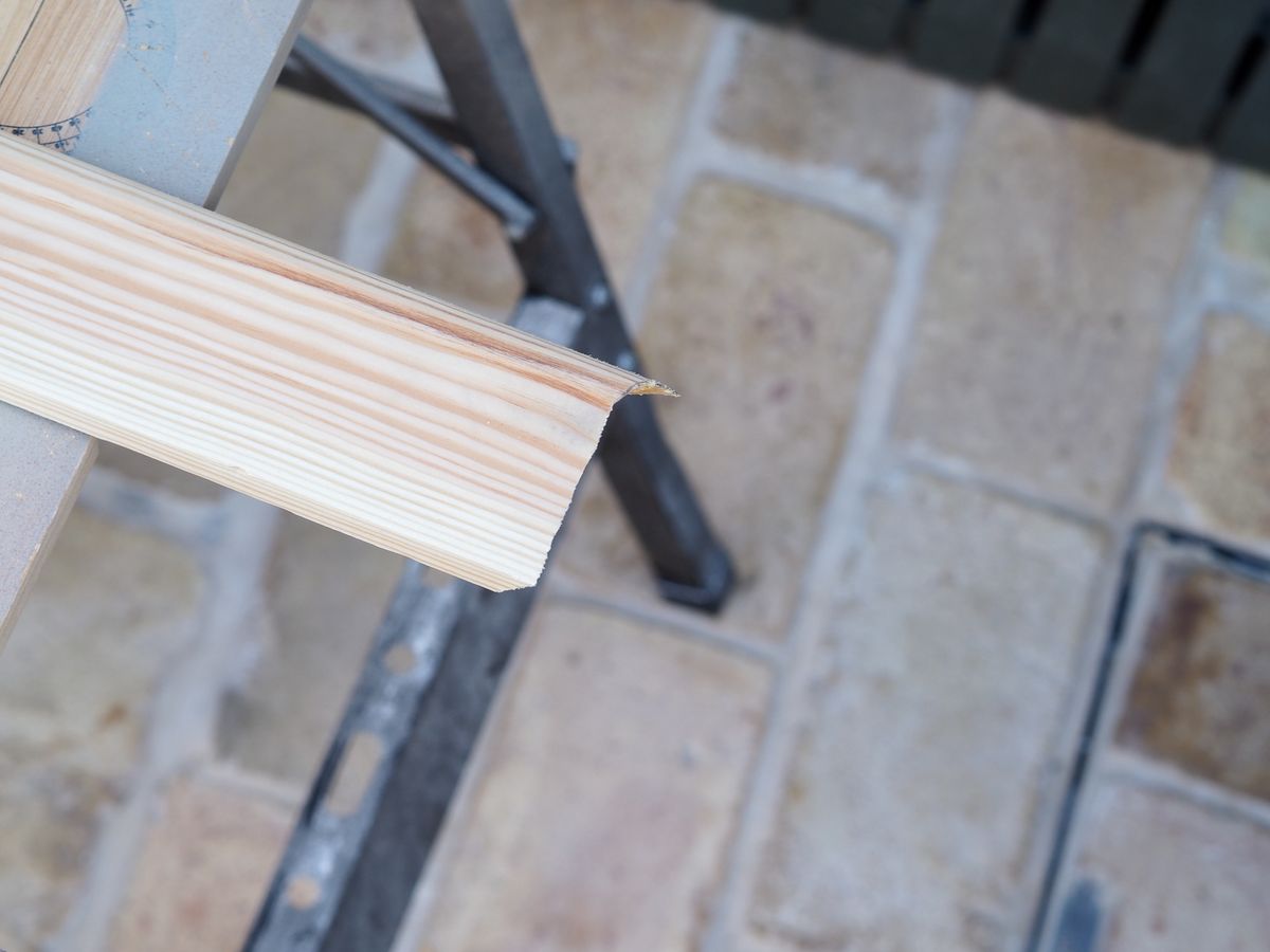 Cutting Skirting Boards: How to Master Mitre Cuts at Corners | Homebuilding