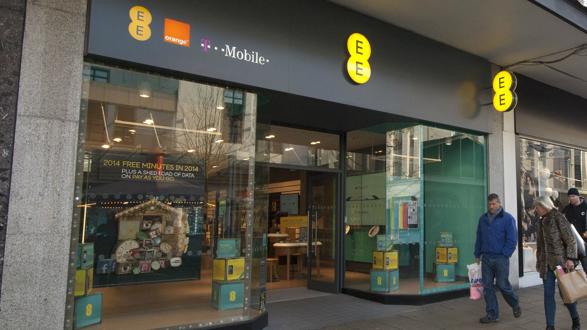 EE confirms Cash on Tap can now be used on London Underground | TechRadar