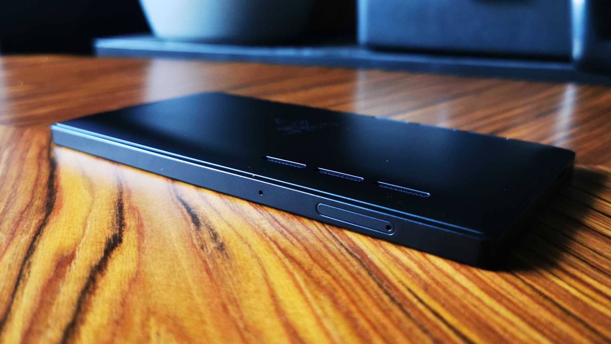 Razer Edge review: "An oddball handheld with an off-putting price tag ...