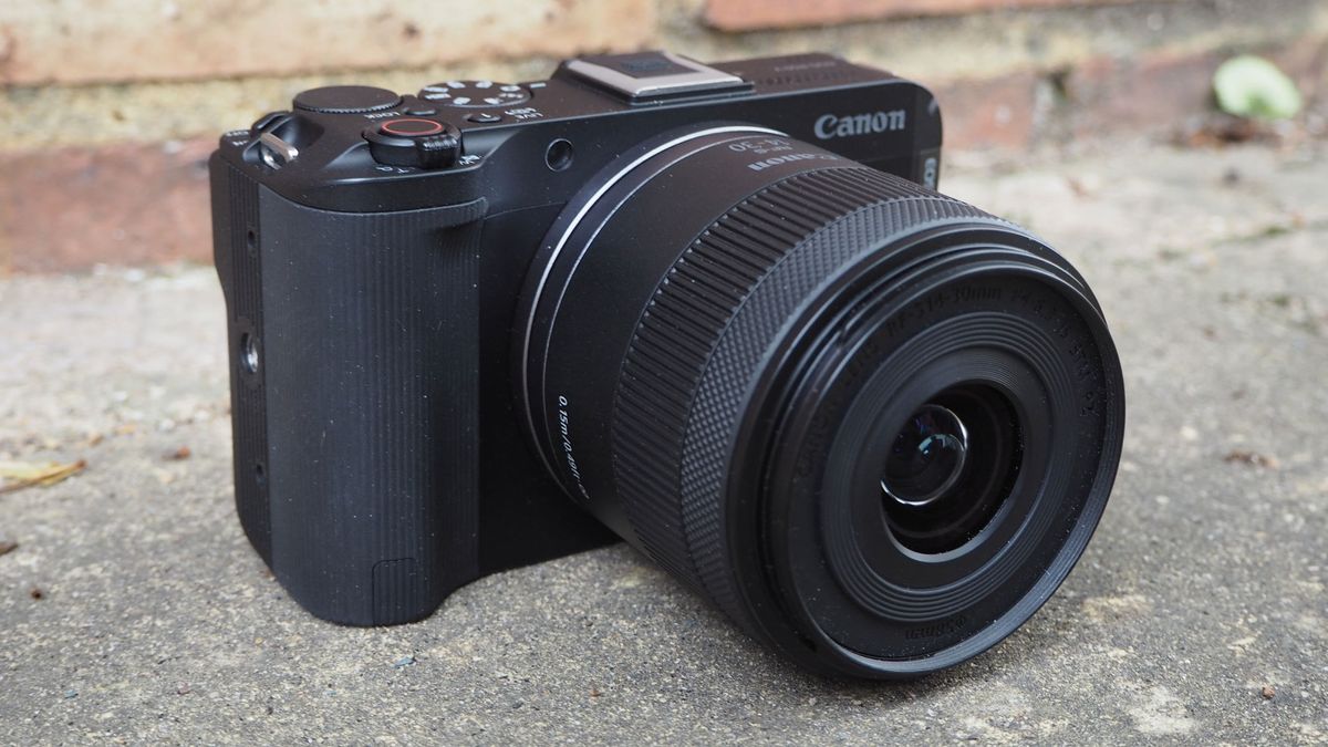 Canon EOS R50 V review | Space