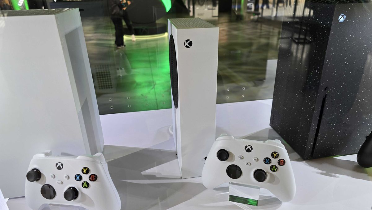 Three new Xbox consoles are coming to retailers this holiday season ...