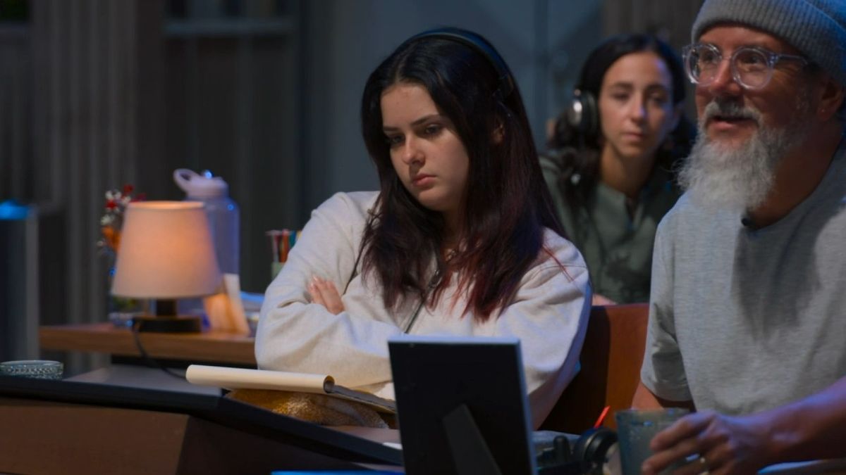 I Went Into Extracted Already Intrigued By Its Premise, But The ...