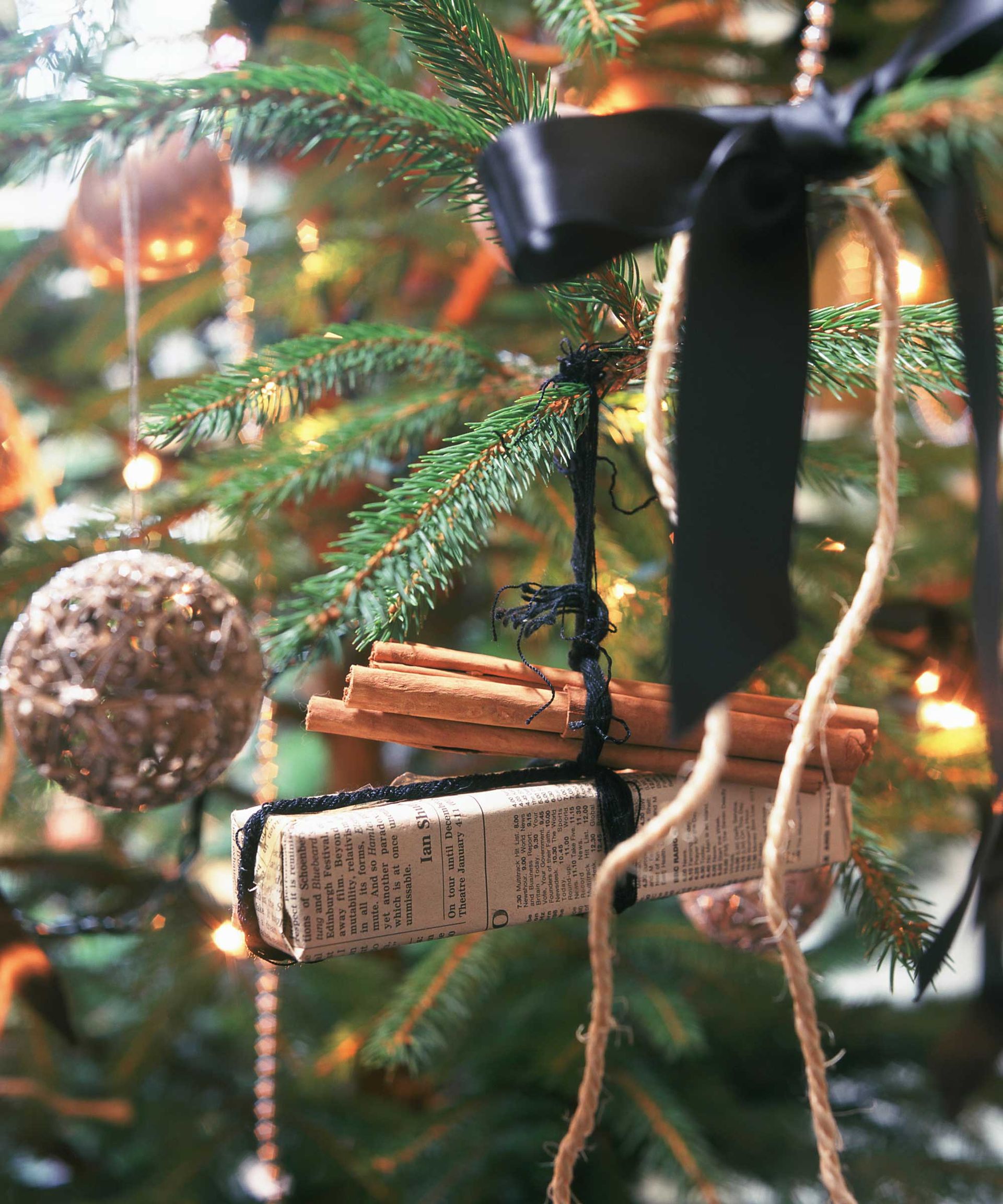 How to decorate a Christmas tree - our step-by-step guide to festive ...