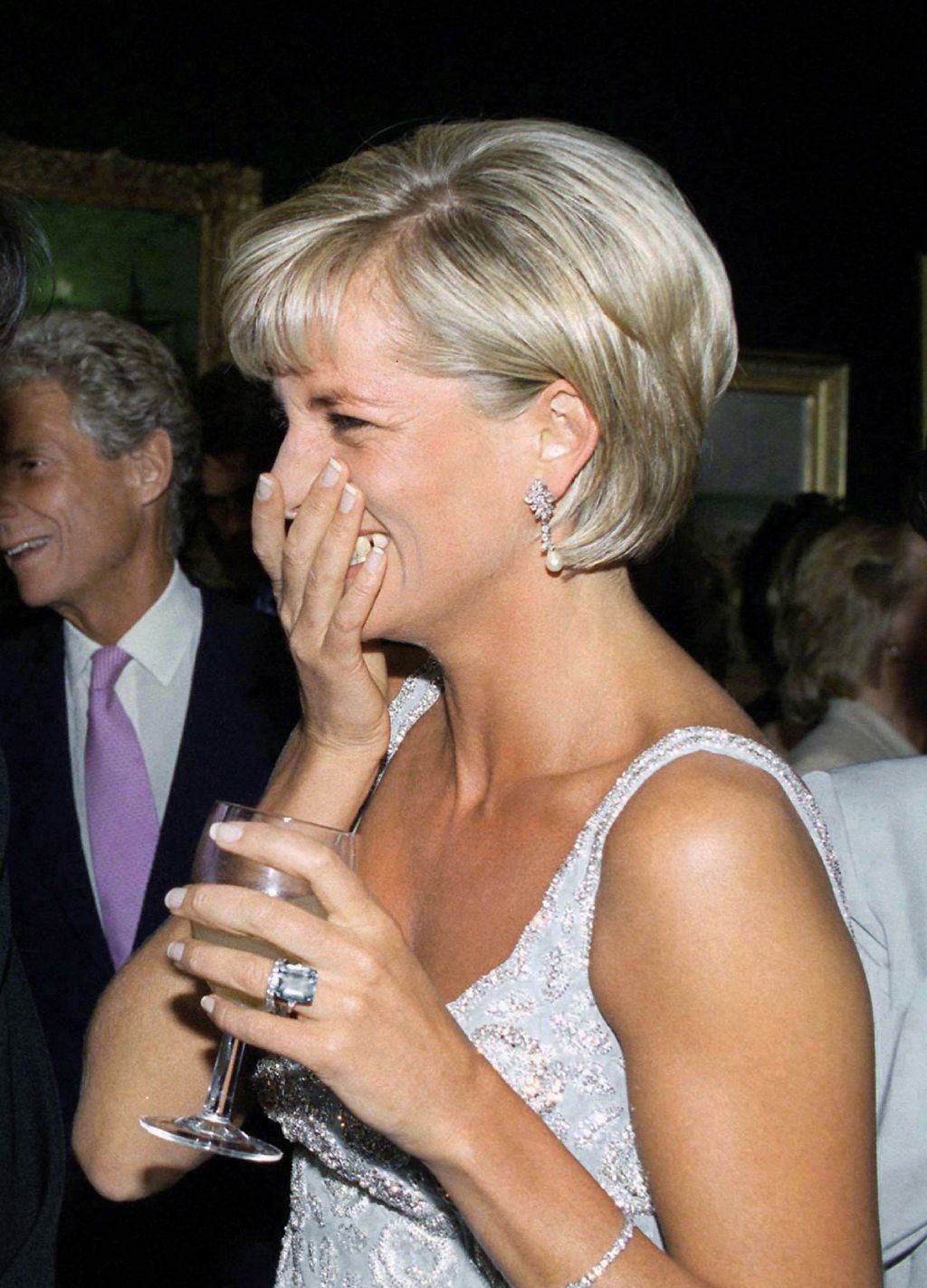 Princess Diana's most striking haircuts and styles through the decades ...