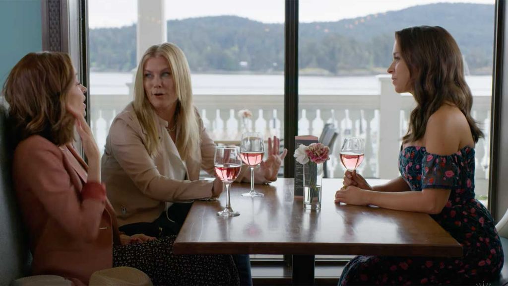 Lacey Chabert Talks ‘Longtime Dream’ Of Starring In Hallmark Trilogy ...