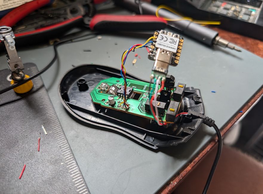 This Raspberry Pi Pico plays Pong using persistence of vision and ...