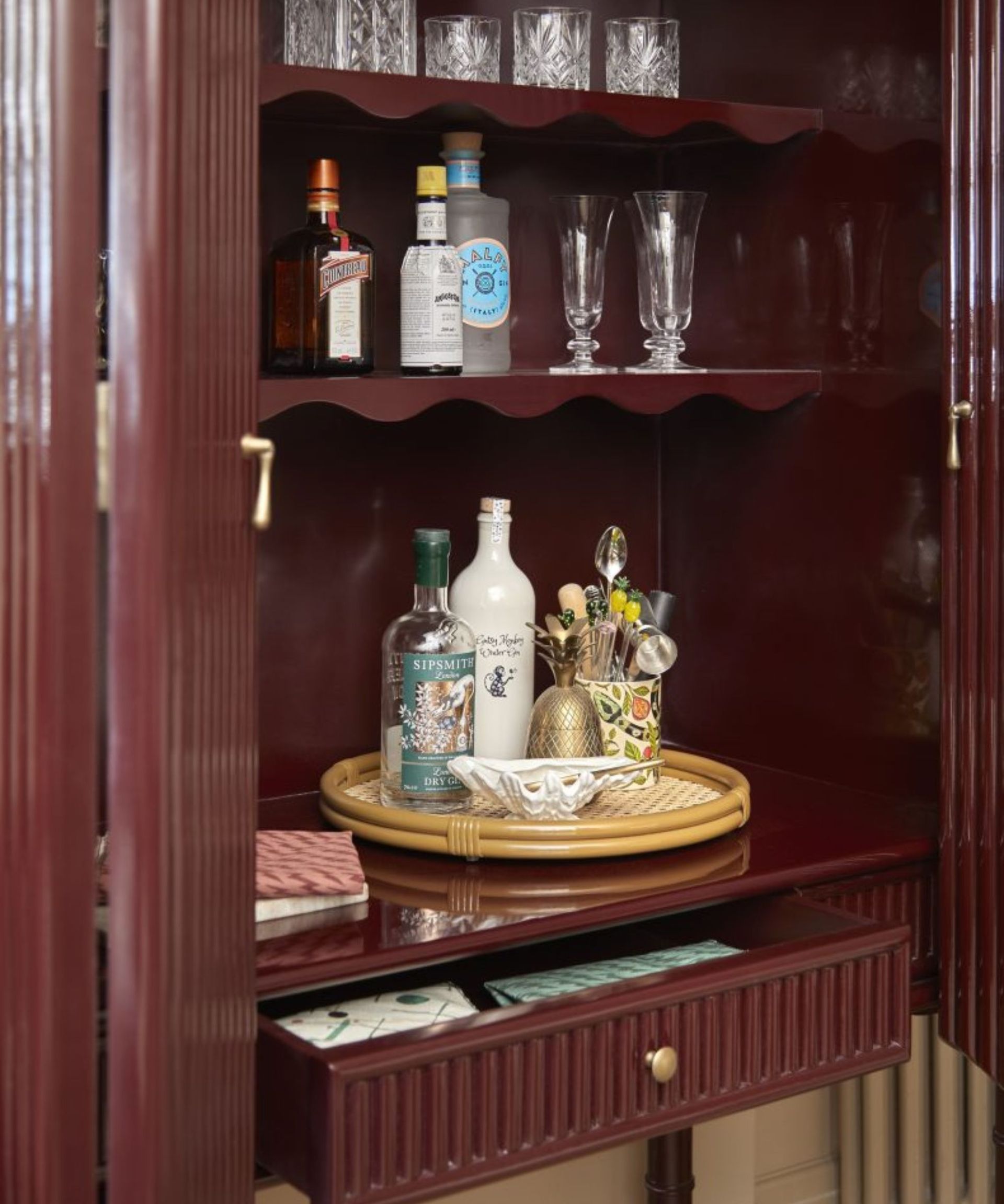 5 ways to make your living room storage look more expensive | Homes and ...