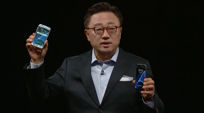 Samsung reveals Galaxy S7 phones at virtual reality launch | What Hi-Fi?