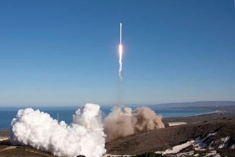 SpaceX's New Falcon 9 Rocket Launch Soars from California: First Person ...