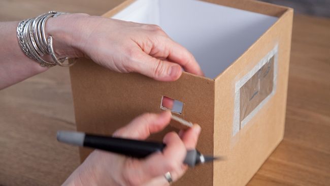 How to make a solar eclipse viewer to safely watch the total solar ...