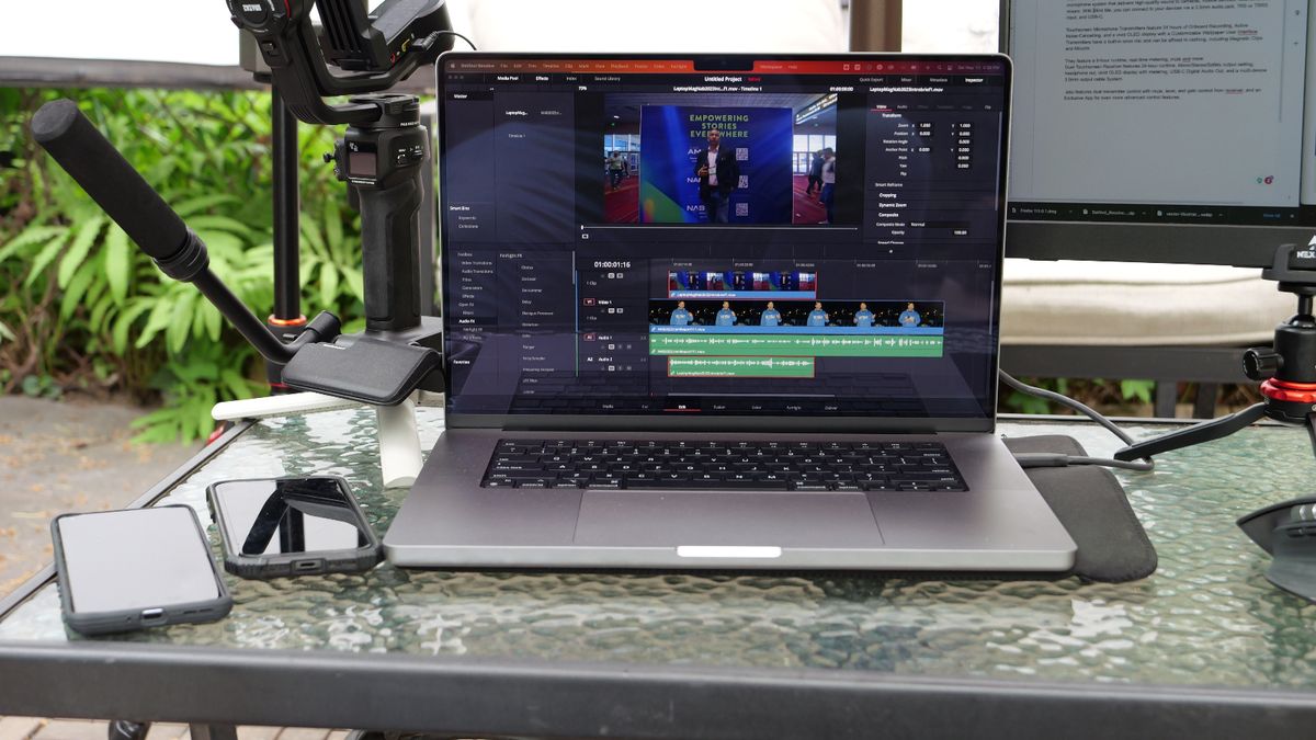 MacBook Pro 16 M2 Max vs. 6K video editing — can it be slowed down ...